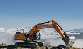 Case CX300E – Troost Machinehandel & Techniek