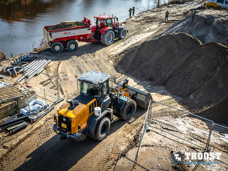 Nieuwe CASE 621G Voor Jeroen Kroon Loon En Grondverzet Bedrijf Nieuwe CASE 621G Voor Jeroen Kroon Loon En Grondverzet Bedrijf